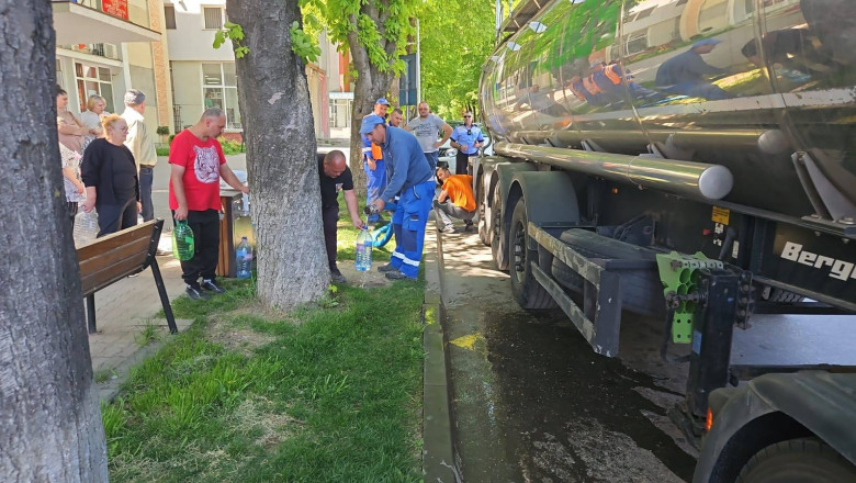 Pașcani, privați de apă potabilă: Locuitorii recurg la surse de pe ...